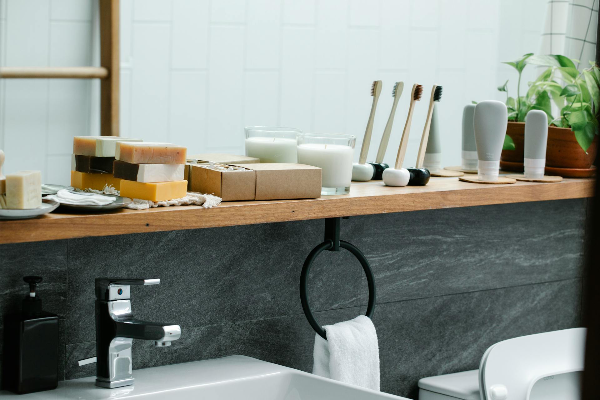 Physical vs. Chemical Exfoliants: How to Choose the Best for Your Skin